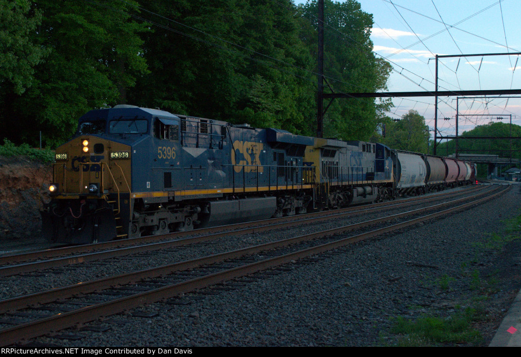 CSX ES40DC 5396 leads Q438-13